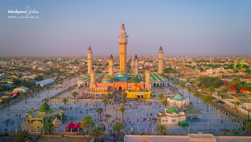 Découvrez la beauté de la grande mosquée de Touba à travers des images ...